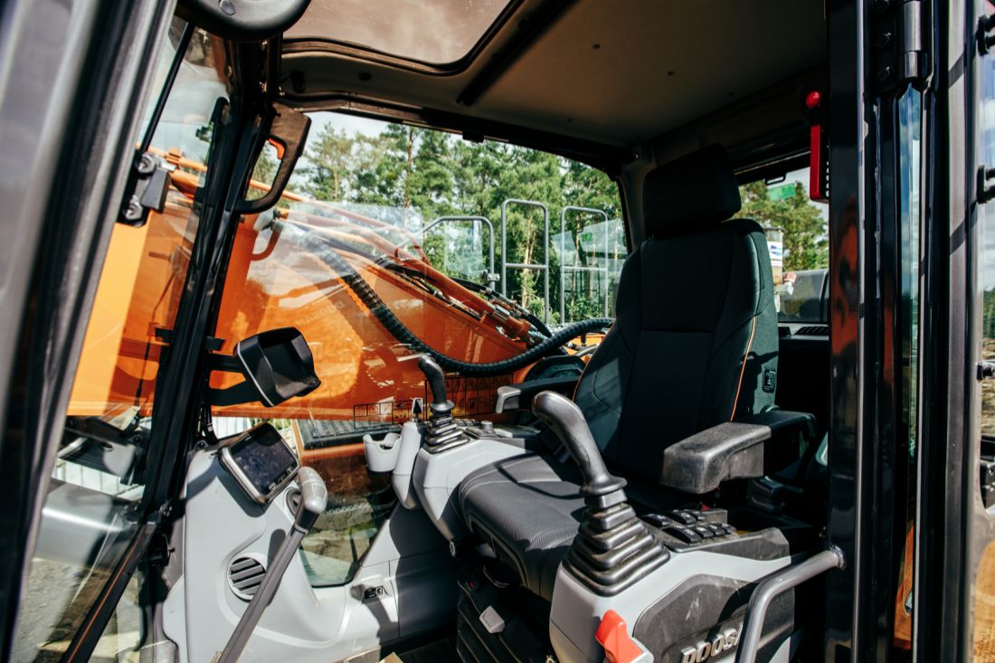 Develon DX350LC-7, grävmaskin - Maskinia