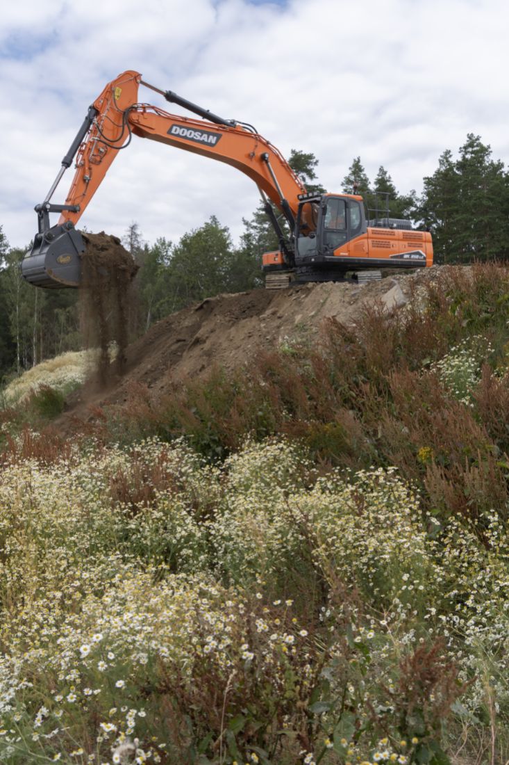 Develon DX350LC-7, grävmaskin - Maskinia